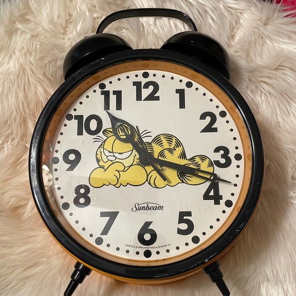 Other | Vintage Garfield Alarm Clock 12 Across Approximately 18 Tall ...